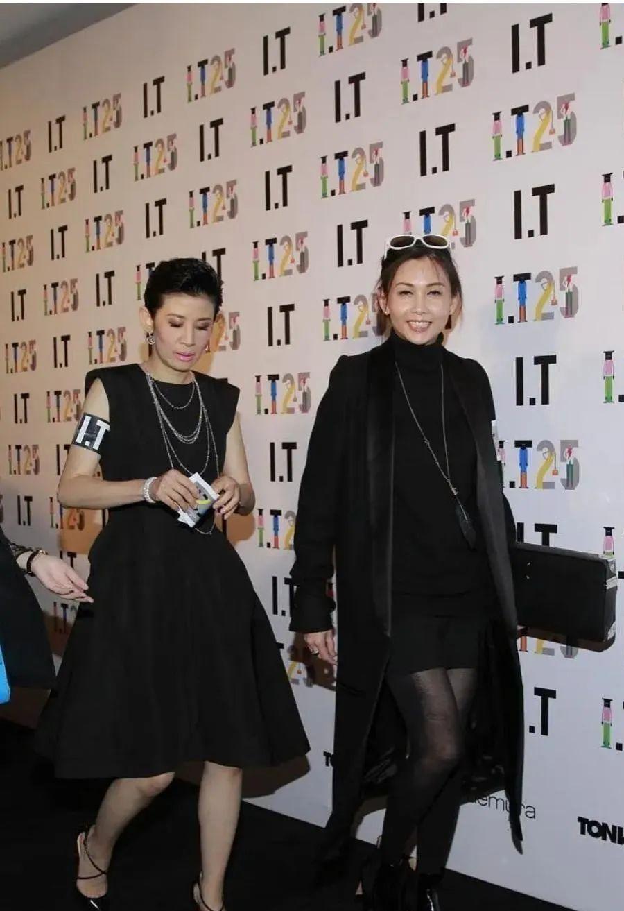 Qiu Shuzhen and Wu Jun are like wearing black, they are only 4 years ...