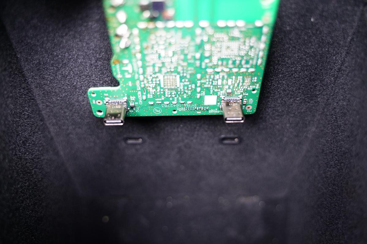Tesla's latest Model Y USB-C fast charging module is dismantled - iNEWS