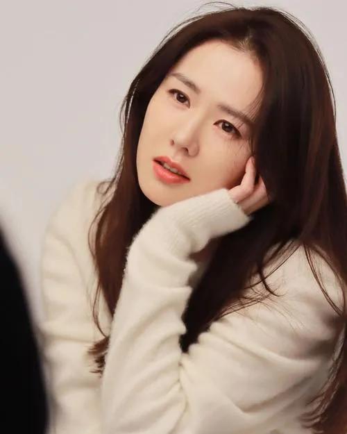 Korean actress Son Ye Jin - iNEWS