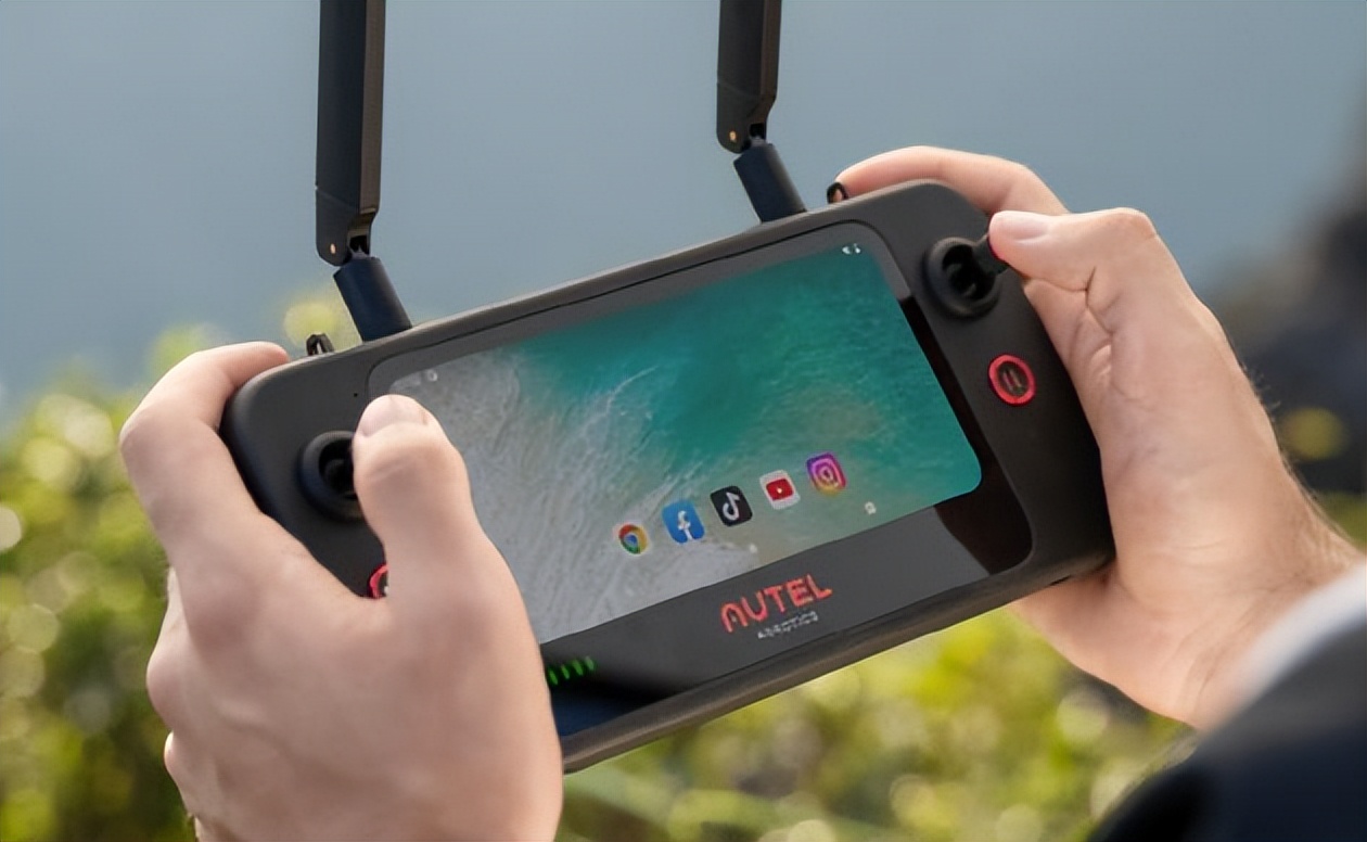 Powerful, intelligent and efficient - Autel smart remote control SE ...