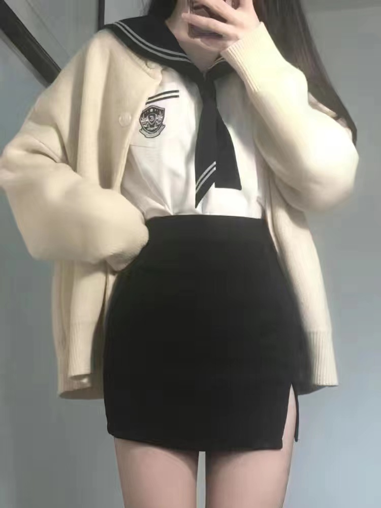 Wearing experience of JK style campus hip skirt - iNEWS