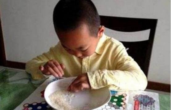"The teacher asked me to count 10,000 grains of rice", the parent ...
