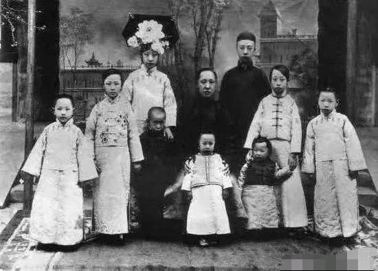 After the demise of the Qing Dynasty, who did those gege marry?These ...