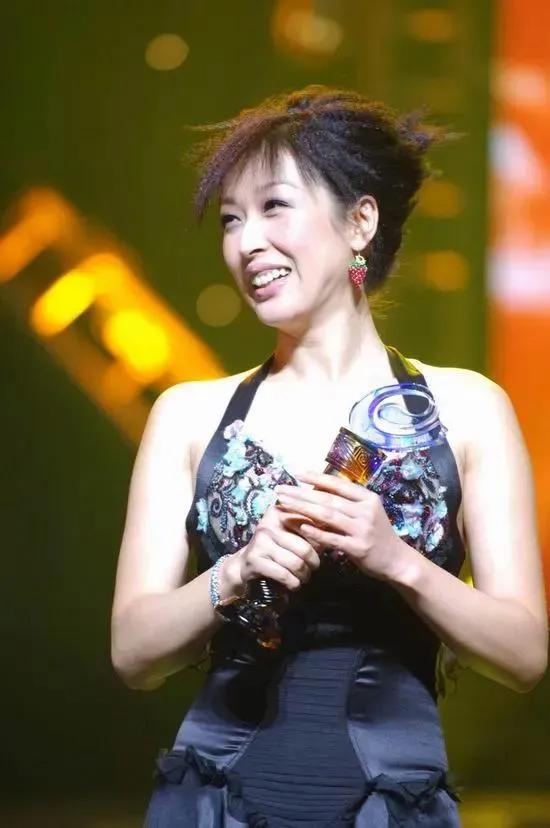 Sun Yue, the queen of dance music, came out again at the age of 50 ...
