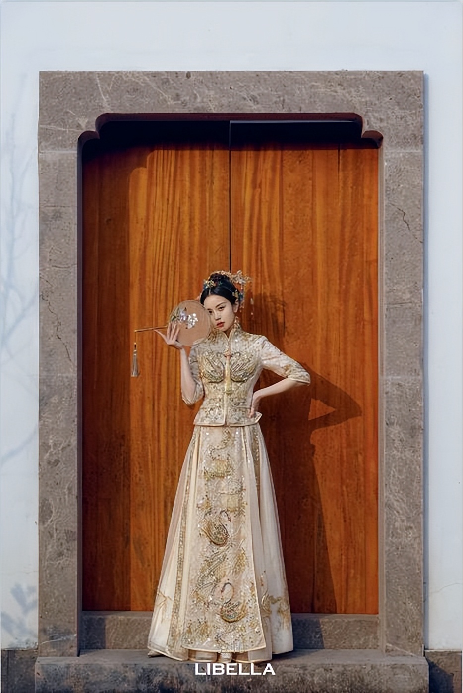 Can I wear a golden Xiuhe dress for marriage?How to match the shoes ...