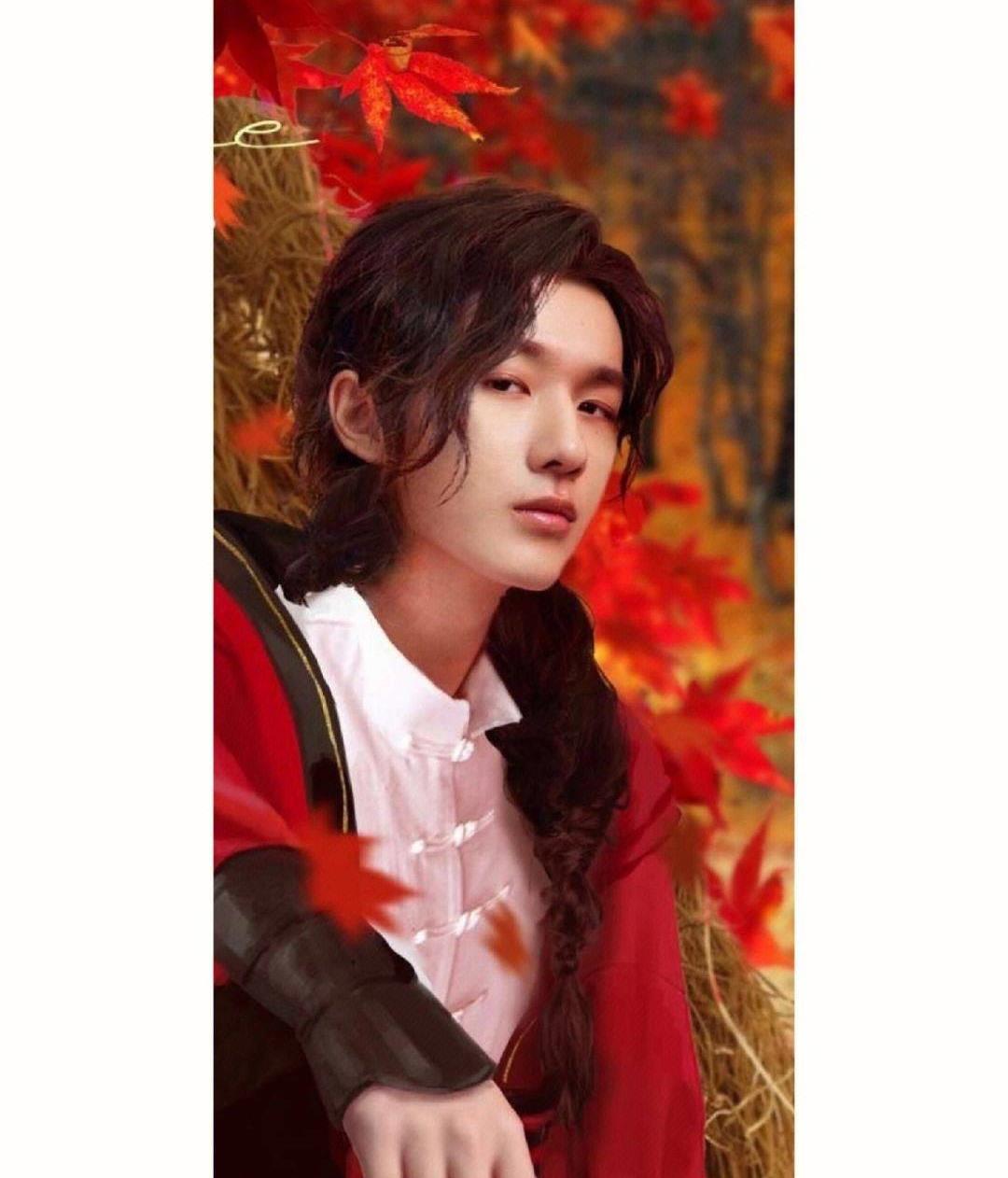 The 25-year-old well-known actor Li Hongyi was revealed to be living ...