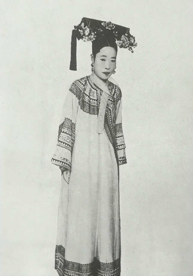 Empress Dowager Longyu, who was never favored by Guangxu after her big ...