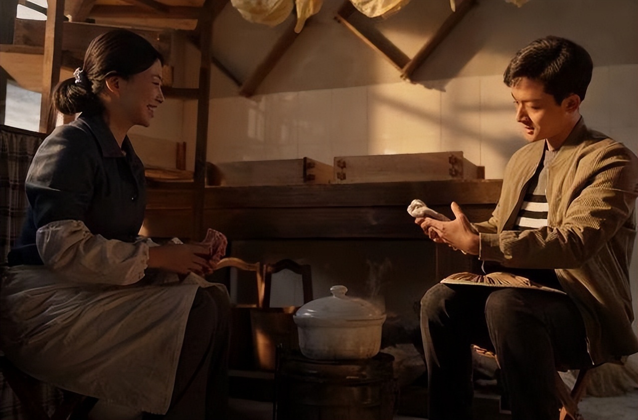 Memory, Identity, and Emotional Resilience in "Forgotten Years" - iNEWS