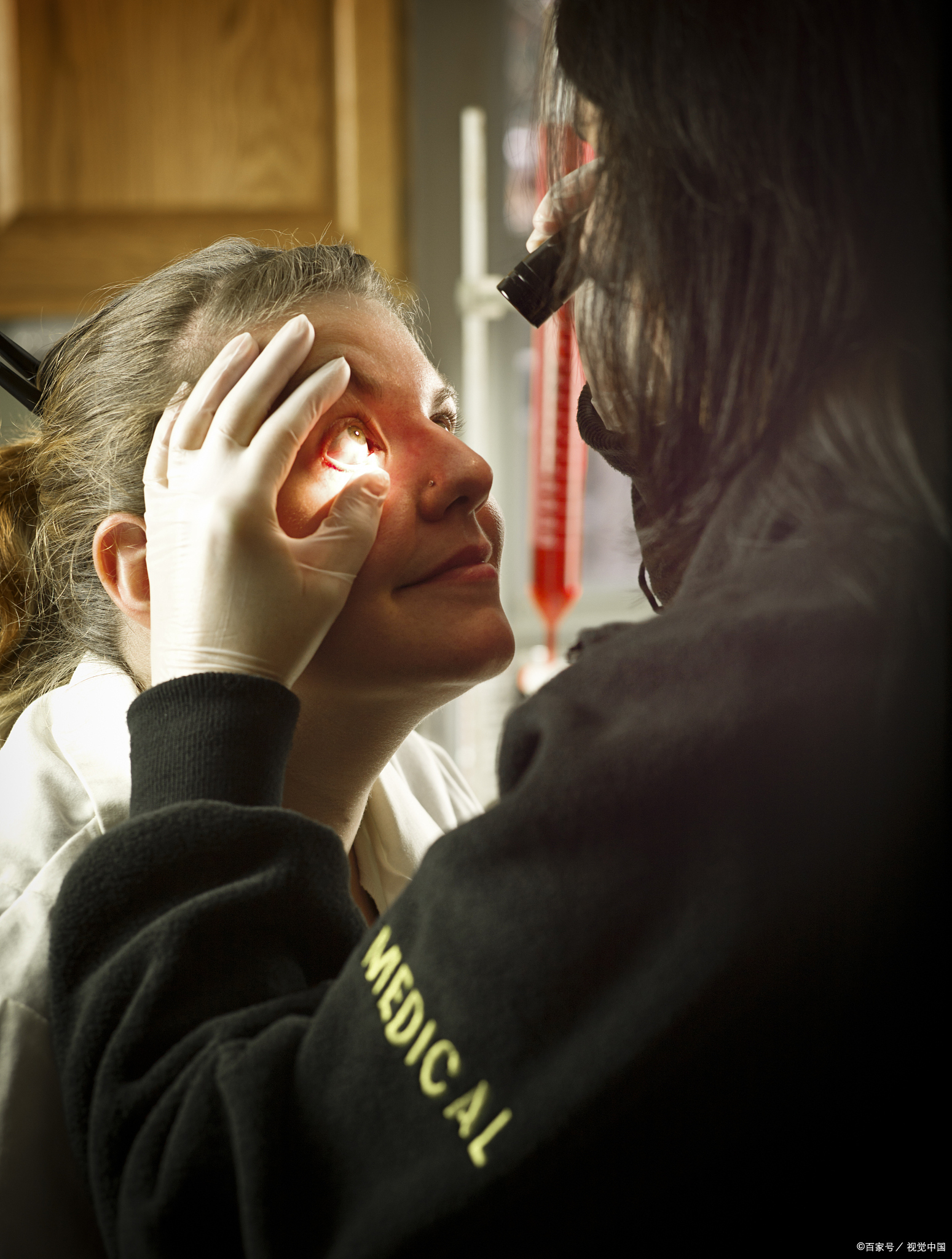 What is the problem with the sudden flash of eyes? - iNEWS