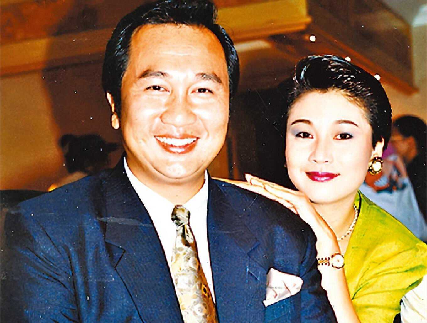 The veteran actor Guo Feng went abroad to relax! I miss my dead wife too much and can't make a ...