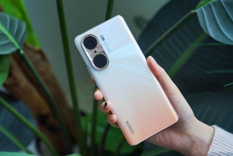 Honor 70 Pro has become more radical, low-cost popularization of 12 ...