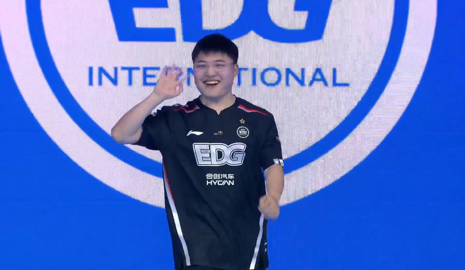 LOL-LPL: Uzi Aphelios hit the highest damage in the game, EDG defeated iG 2-1 to end the losing ...