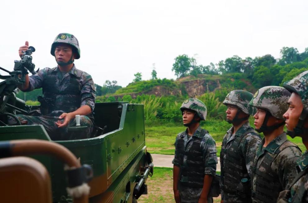 Huang Jiang: Chasing Dreams and Playing Youth - iNEWS