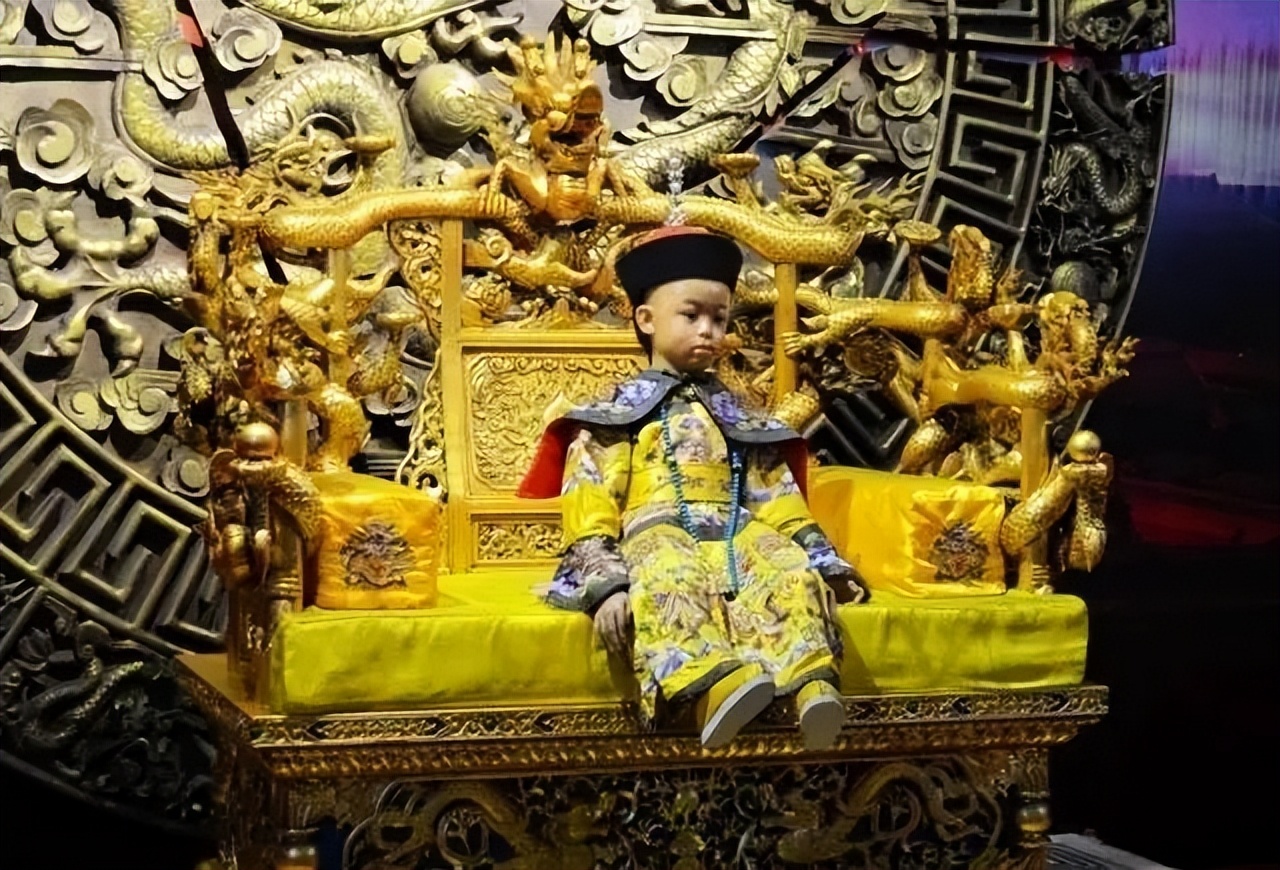 What is the relationship between Puyi and Cixi, and why did Cixi make ...