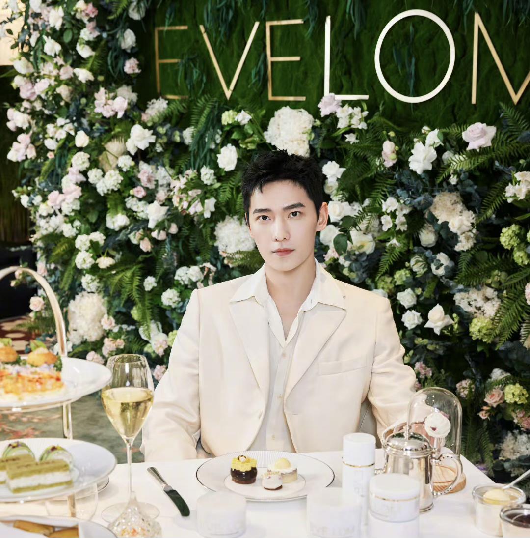 Yang Yang Luhan, Song Zuer Yang Mi, Jing Boran, Chen Feiyu, Zhai Zilu ...