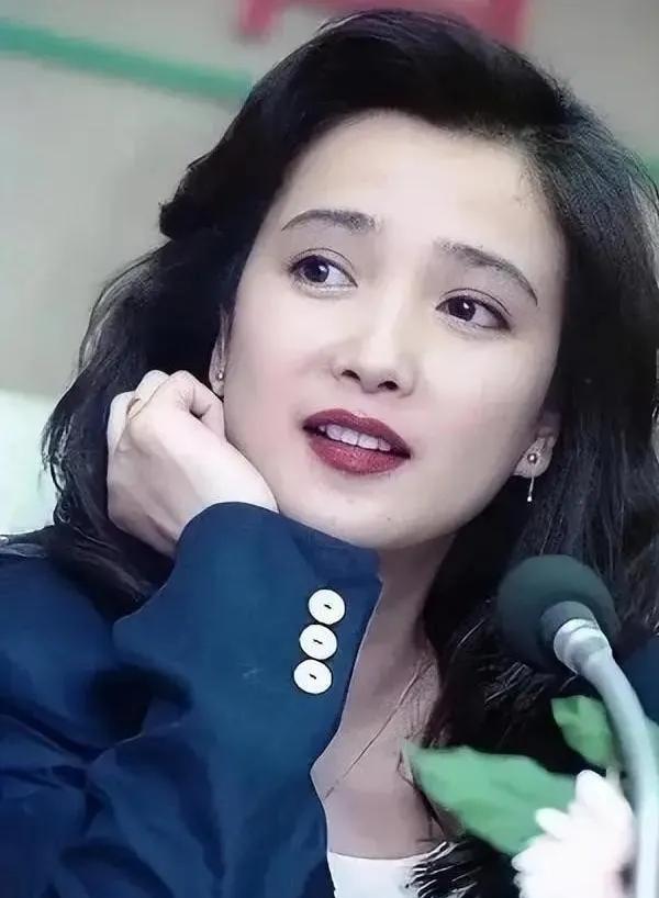 Xu Yajun forced his second wife away because of He Qing, why did he still get divorced in the ...