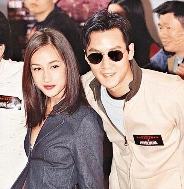 "Mixed stunner" Li Meiqi's flowery world, and the 4 men in her life ...