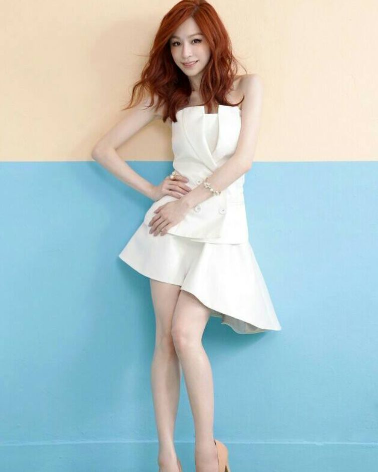 "Sweetheart leader" Wang Xinling's 42-year-old thin body caused netizens to worry, and the ...