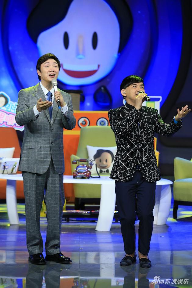 Intimate photo of Huang Zijiao and his friends Gu Youming, Wang Leehom ...