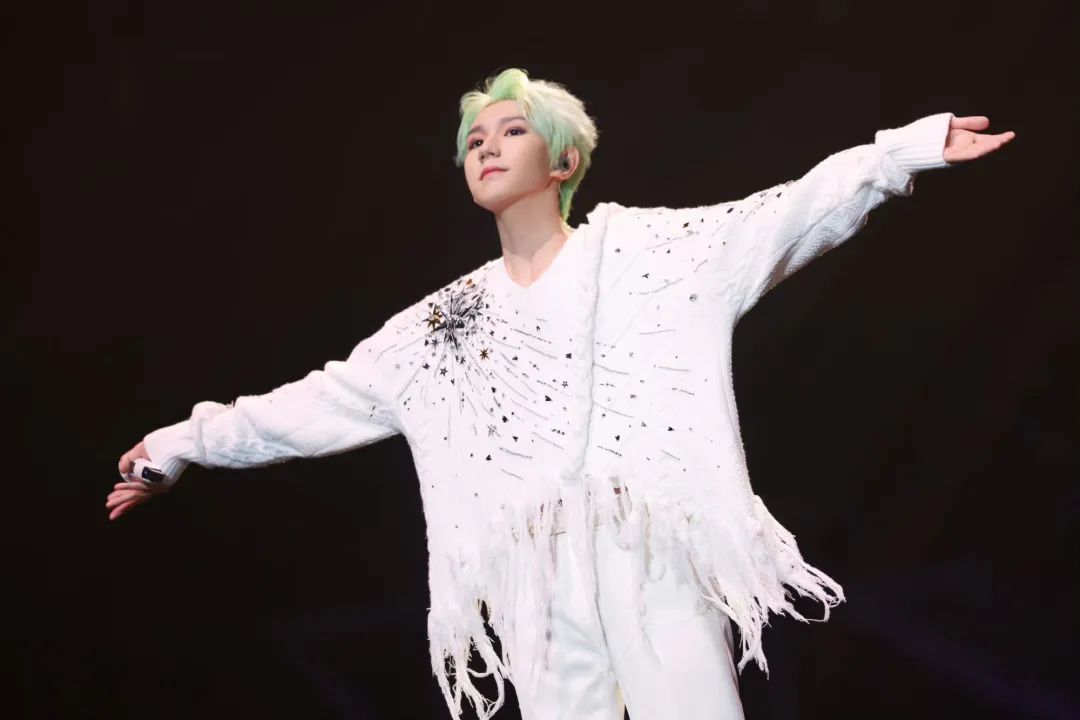 Wang Yuan's tour in Shanghai, the first show was full of amazing stage ...