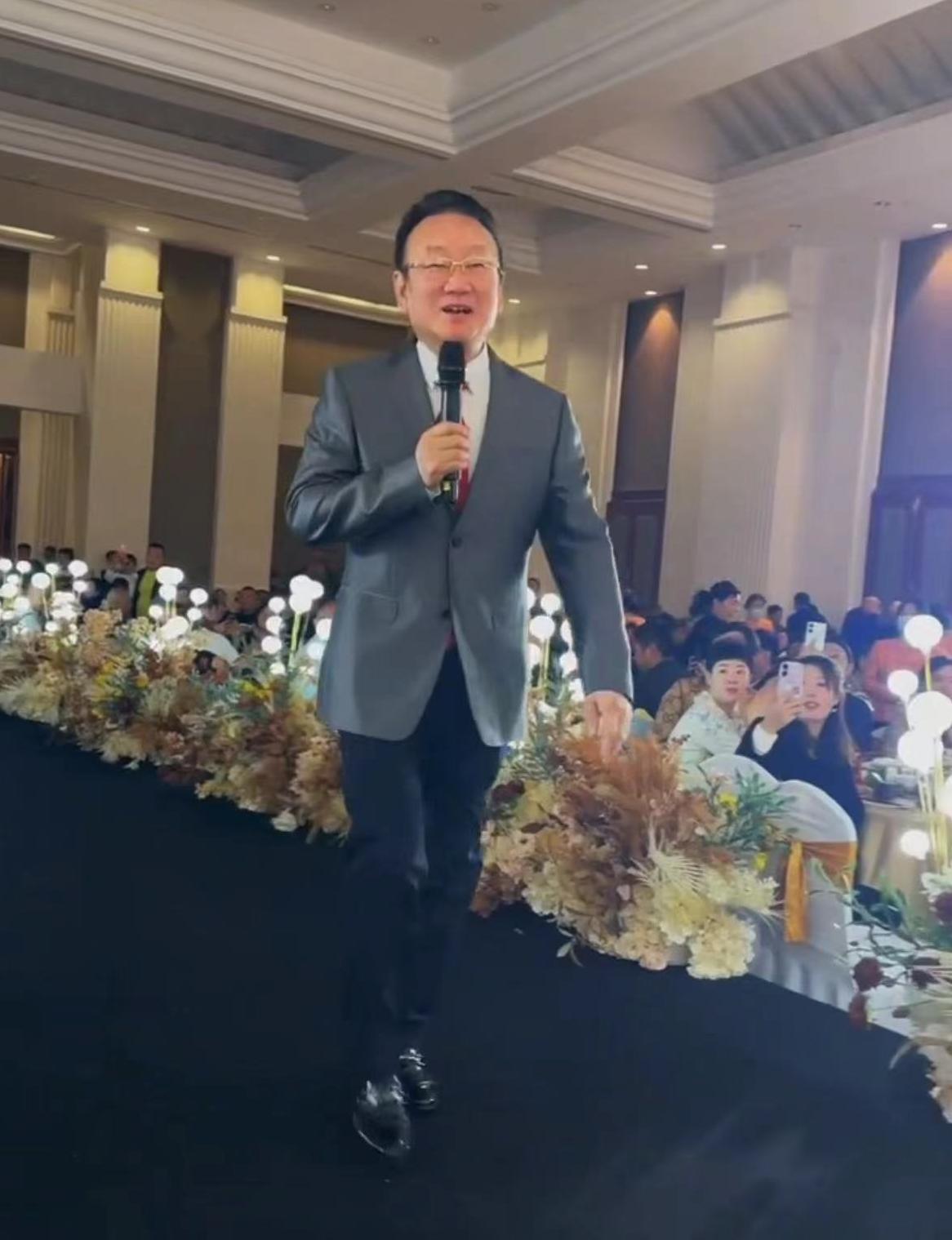 "National Treasure" singer Jiang Dawei has come to where he is today - iNEWS