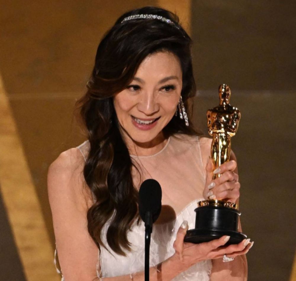 Hong Kong female star: Some people become queens, some are lingering in ...