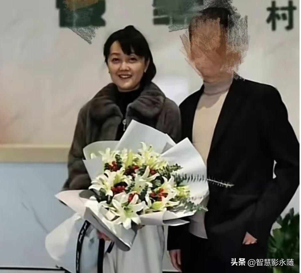 Ni Lin's recent photos were exposed and she looked a little haggard ...