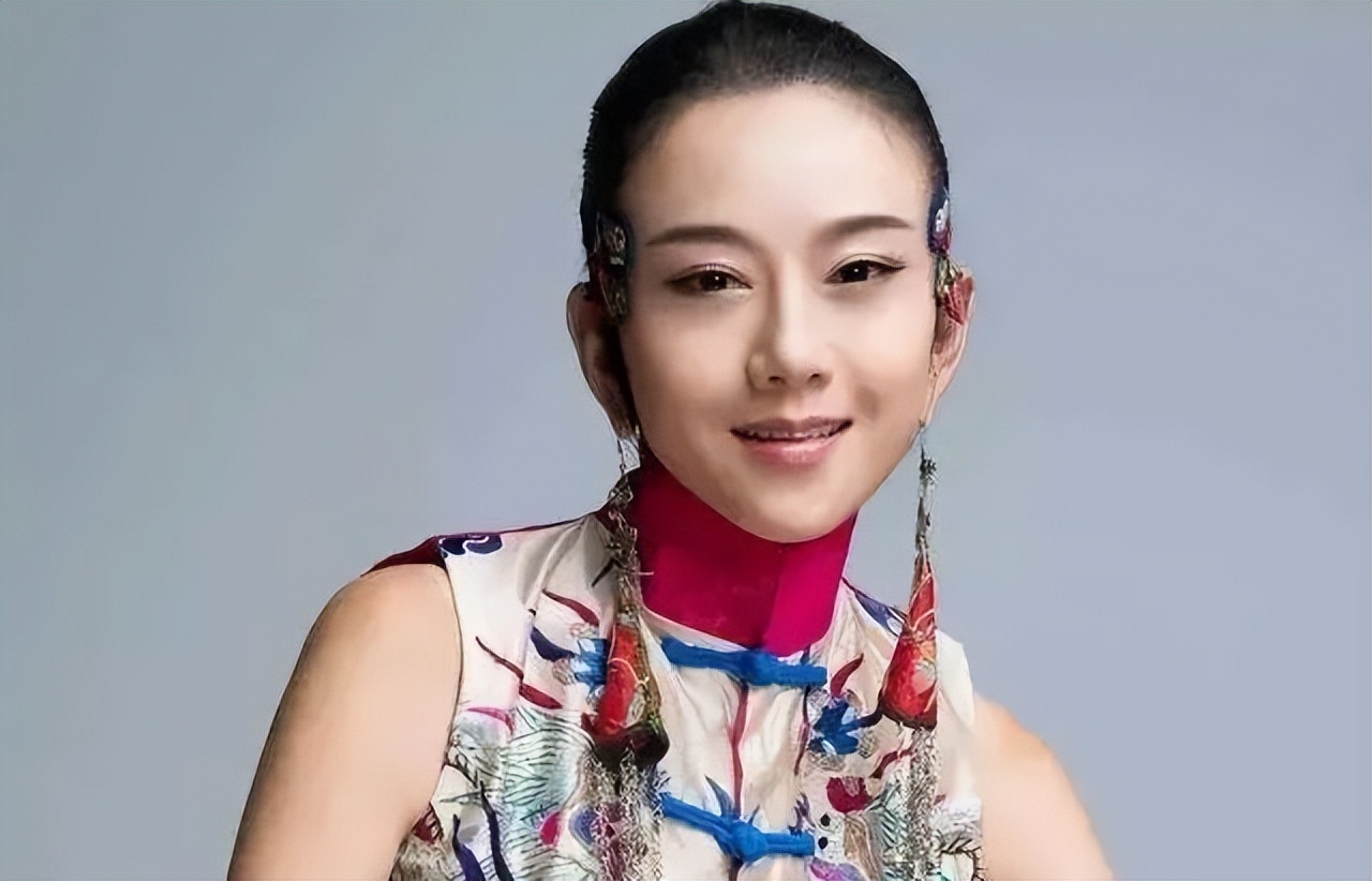 Jin Xing asked Yang Liping: Your nails are so long, how do you wipe ...