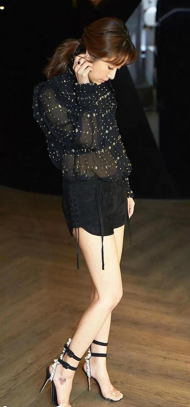 Star wallpaper beautiful picture - Ruby Lin 626 issue - iNEWS