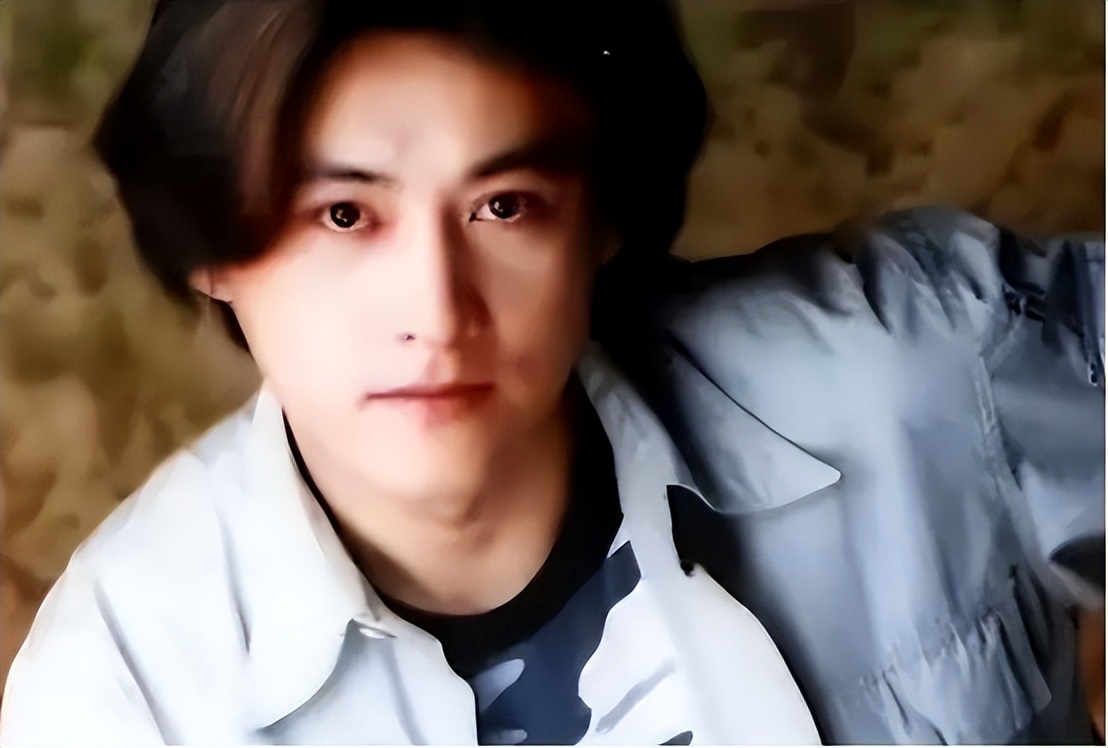 Actor Liu Xiaofeng: married his 16-year-old wife Zhu Mo, gave birth to two sons, and lived ...