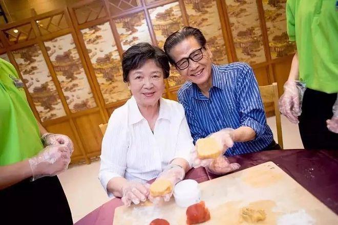 "Aunt Kang" Huang Jinshang's real life, she still doesn't want to ...
