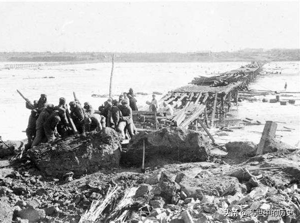 The 536th Regiment was the closest to the 180th Division. The deputy ...