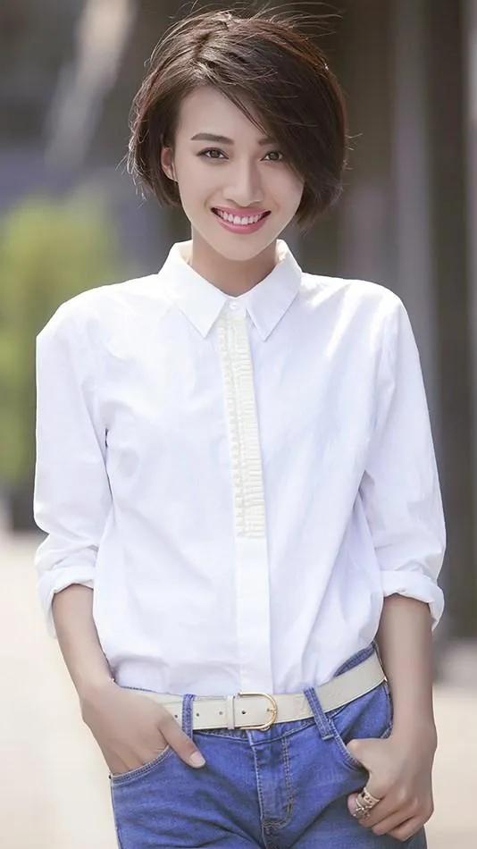 How beautiful is the cute and pure "Feng Wenjuan"? - iNEWS