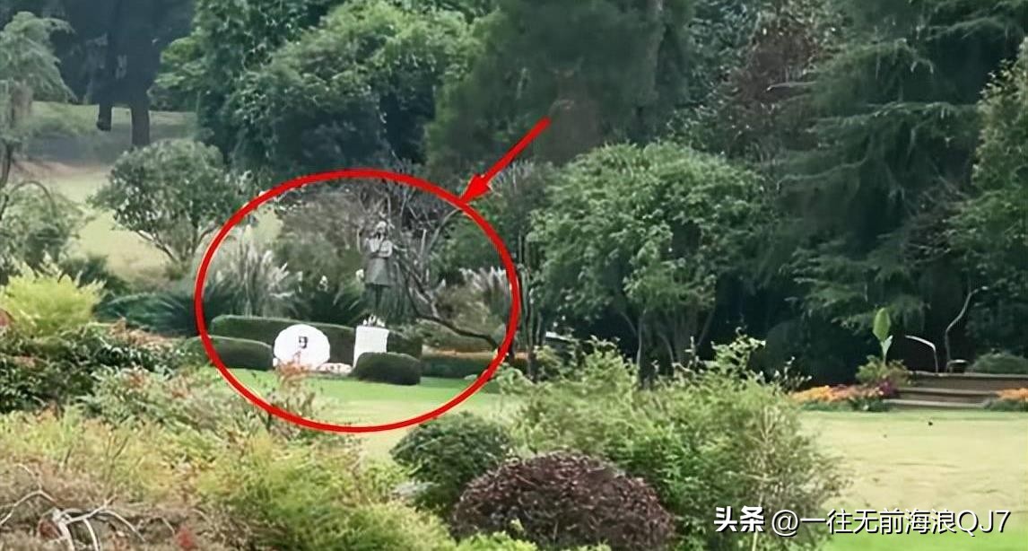 The original Coco Lee cemetery is less than 50 meters away from Yao ...