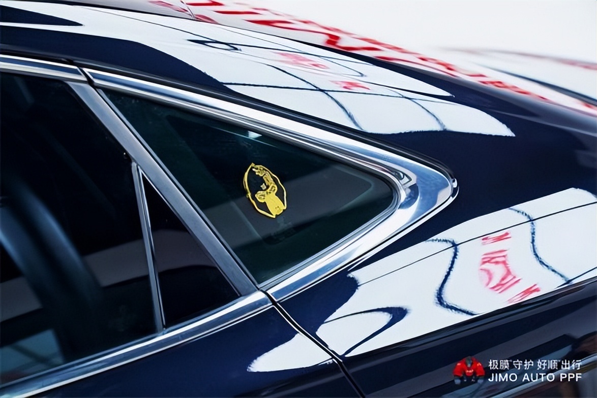 Share the process of installing an invisible car cover - iNEWS