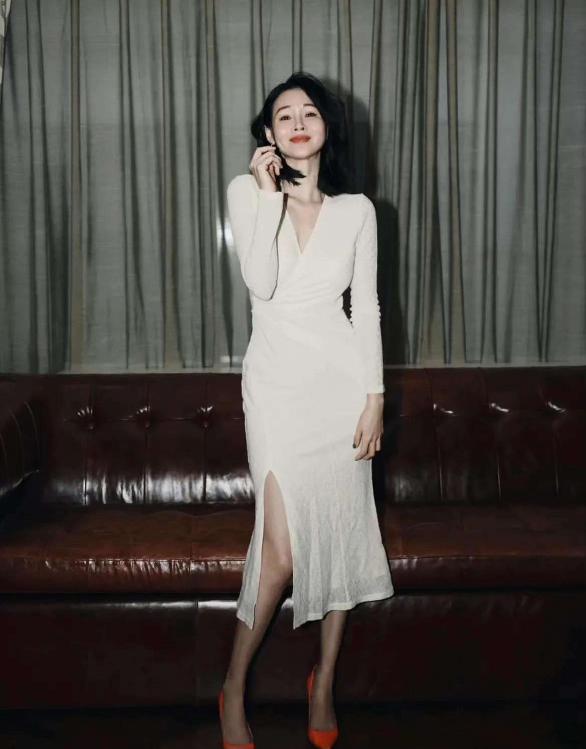 39-year-old Yu Mingjia really has excellent clothing quality. Wearing a ...