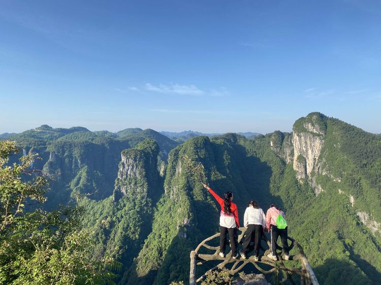 Xinxiang Travel Notes: Walking and Playing with Discharge Zhi Er - iNEWS