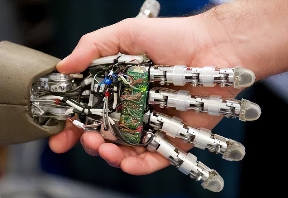 Design, rendering and application of five-finger tactile interface ...