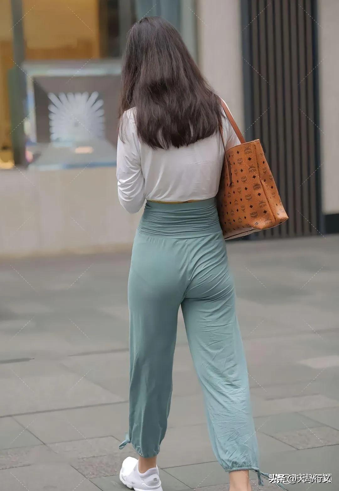 Light cyan pajama pants are a comfortable and casual outfit! - iNEWS