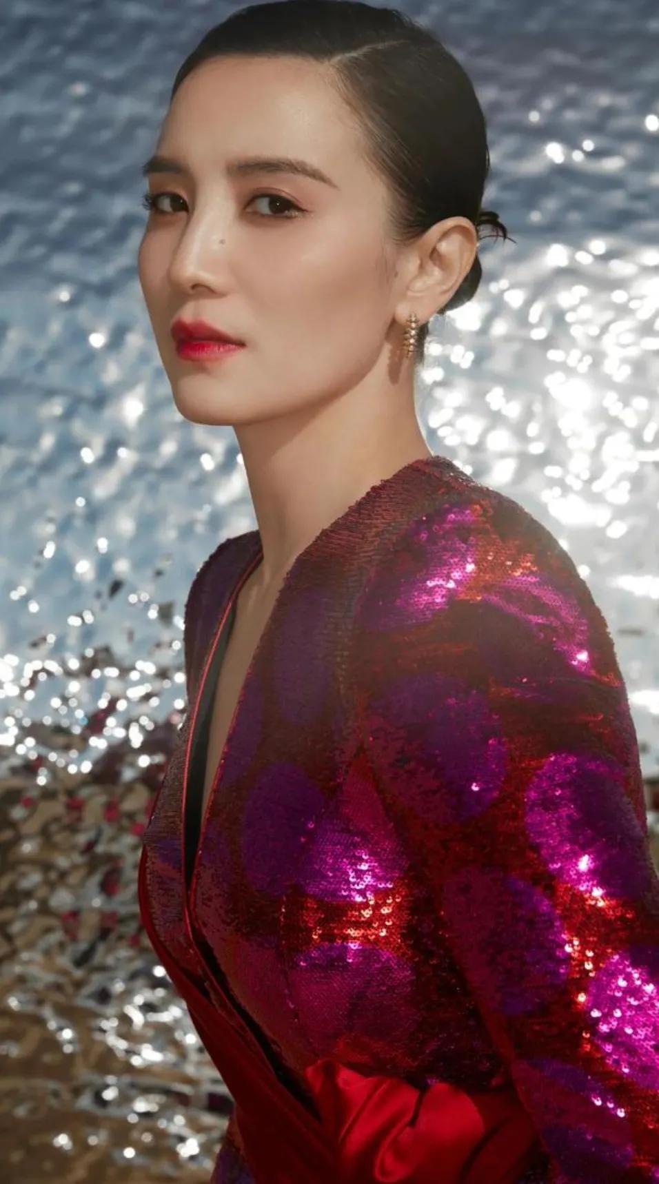Song Jia's stunning beauty picture 1 - iNEWS