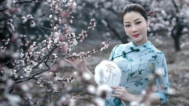 A branch of the back spring follows me, and he reincarnates as host and ...