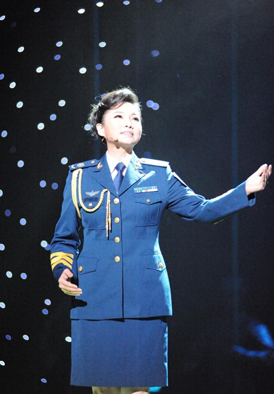 Three plump and sweet-looking military female singers, who do you like ...