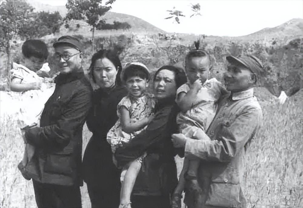 Deng Xiaoping's eldest son, Deng Pufang, jumped from a building at ...