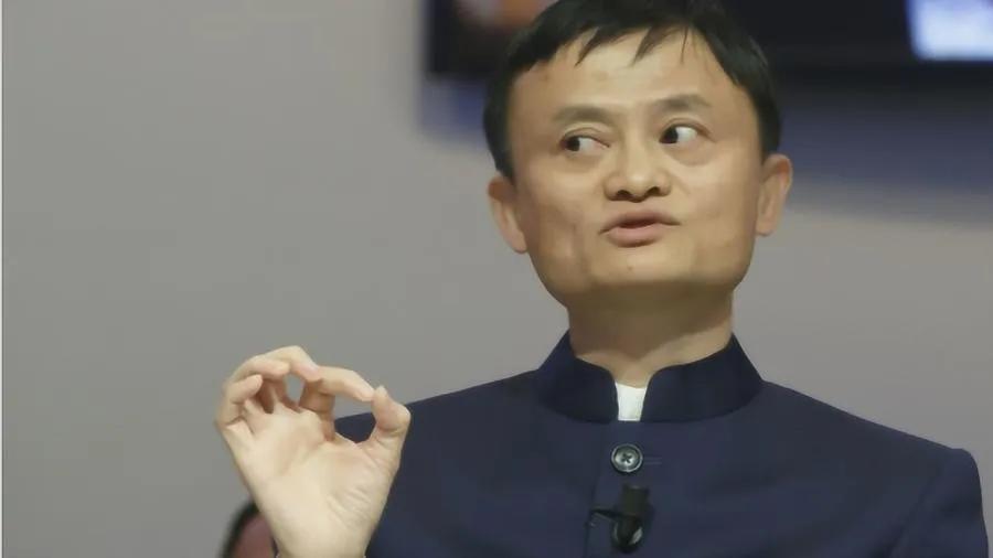 Ma Yun took Wang Han to play! Singing K and eating chicken legs ...