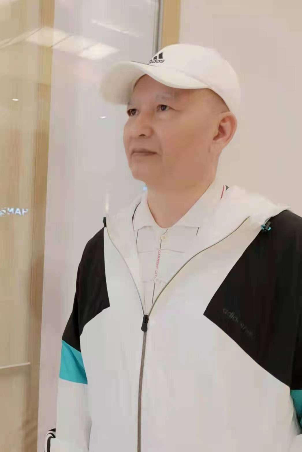 Profile of Taiwanese singer Chen Zhiming, his masterpiece "Please Wait ...