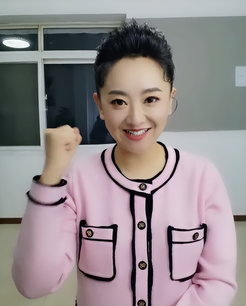 Sister Moon: A proper scholar, not only has a "host certificate" but ...