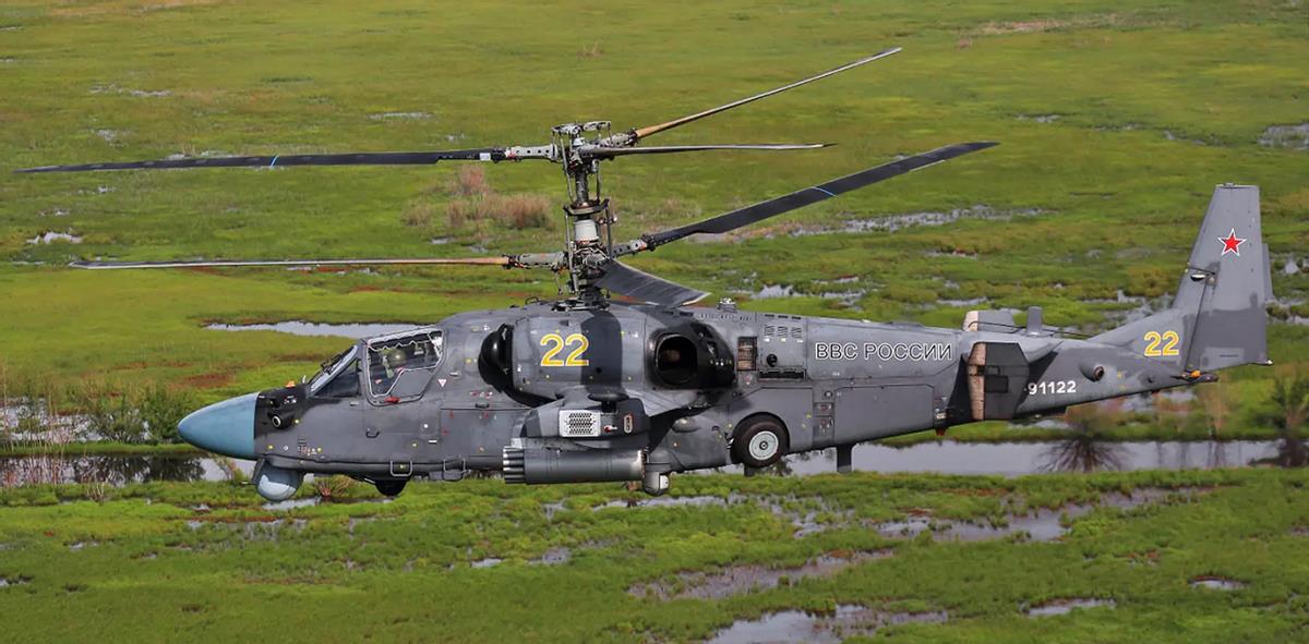 The new Russian Ka-52M: Slaughtering Ukrainian armored units, it is a ...