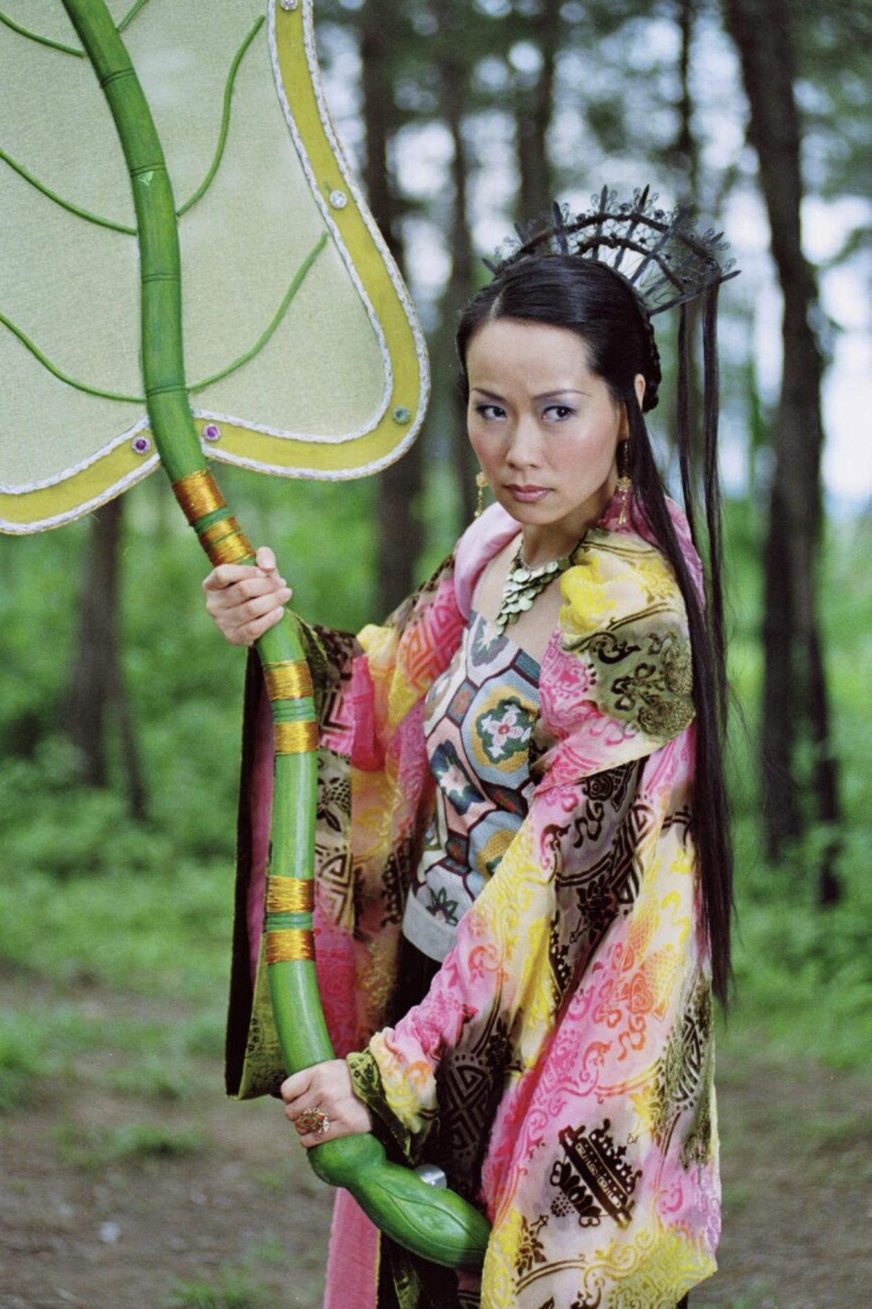 Cecilia Yip - The Beauty of a Girl with Thousand Faces - iNEWS