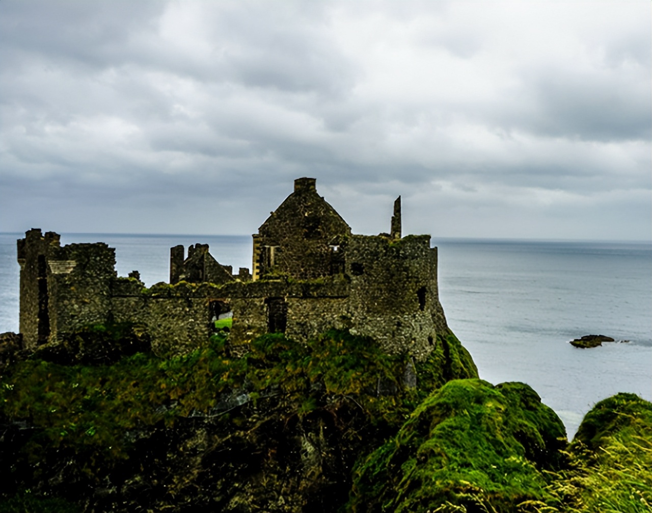 Study medieval town planning, using examples from Irish cities, and the ...