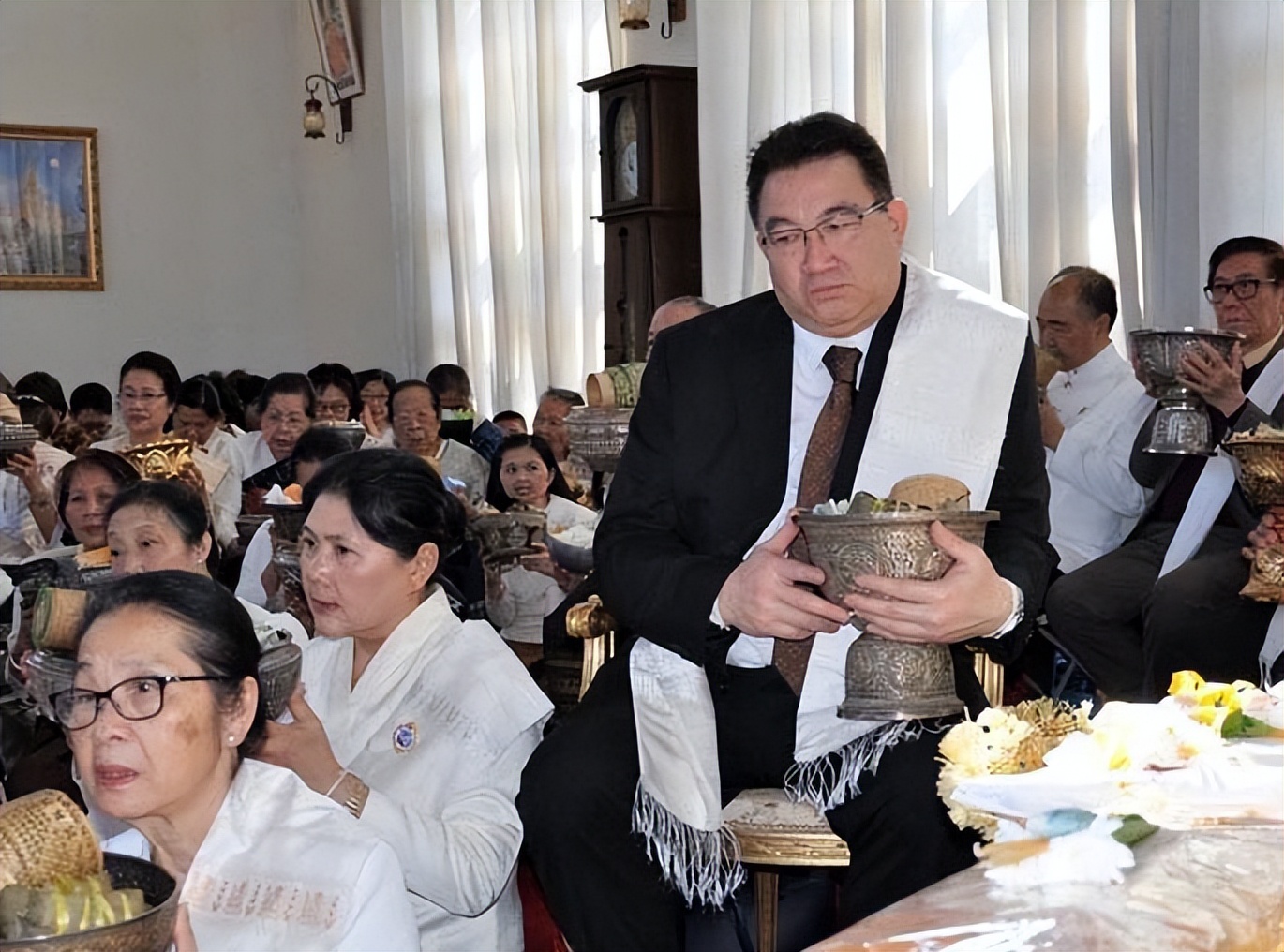 Photos of foreign royal families: Laos's grandsons participated in the ...